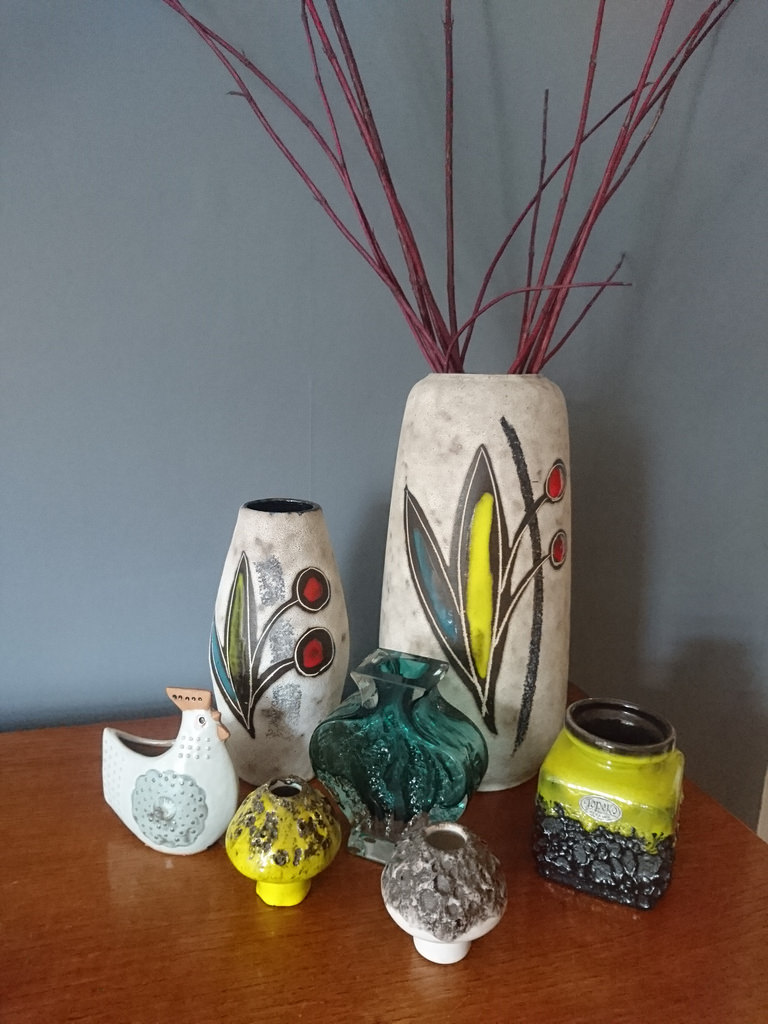 Spring Pottery Display – Little Owl Ski
